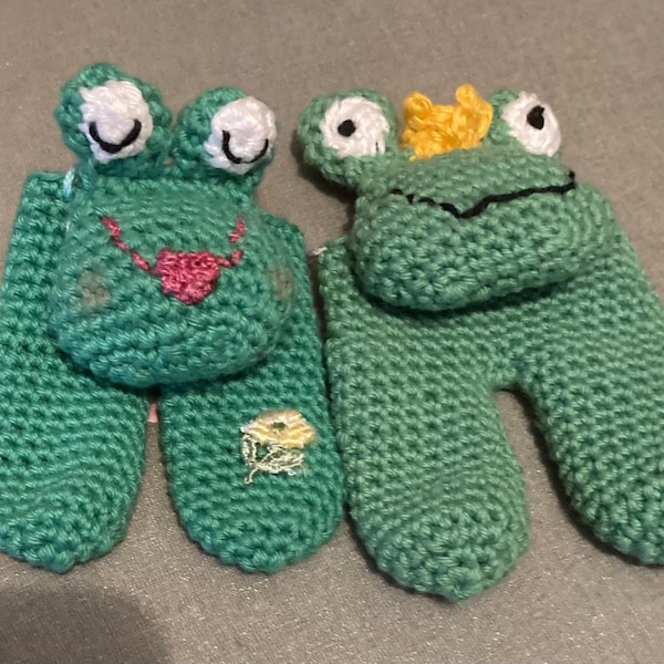 Crochet Pattern: Two Finger Puppets - Frog (instant Download) - Etsy