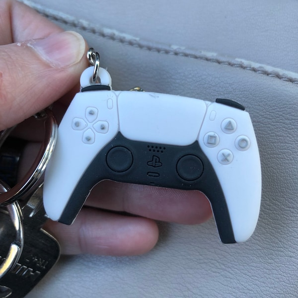 Game Controller Keychain | 6 Colors Video Game Controller Keychain ...