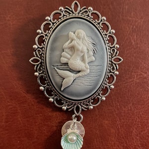 6 MULTI COLOR Vertical Mermaid With Seashell Cameo Lot of 40mm X 30mm ...