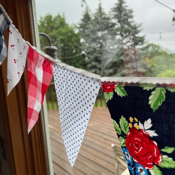 Picnic Gingham Banner, Bunting, Fabric Pennant Floral Garland Flags ...