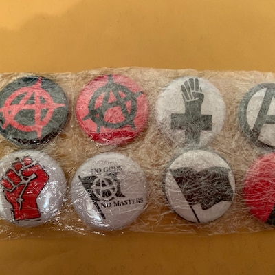 YOGA THEME Pin Set 10 Buttons Pins Badges, Asanas, Yogi, Yogini ...