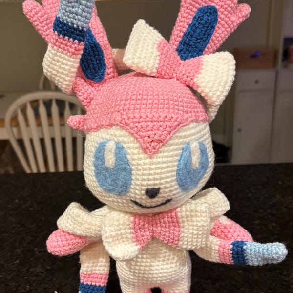Sylveon Crochet Pattern. Pokemon Plushie Amigurumi PDF Pattern in ...