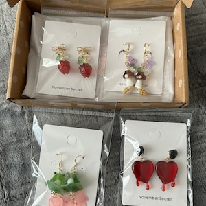Frog on Lily Pad Earrings, Frog and Floral Petals Lovely Drop Earrings ...
