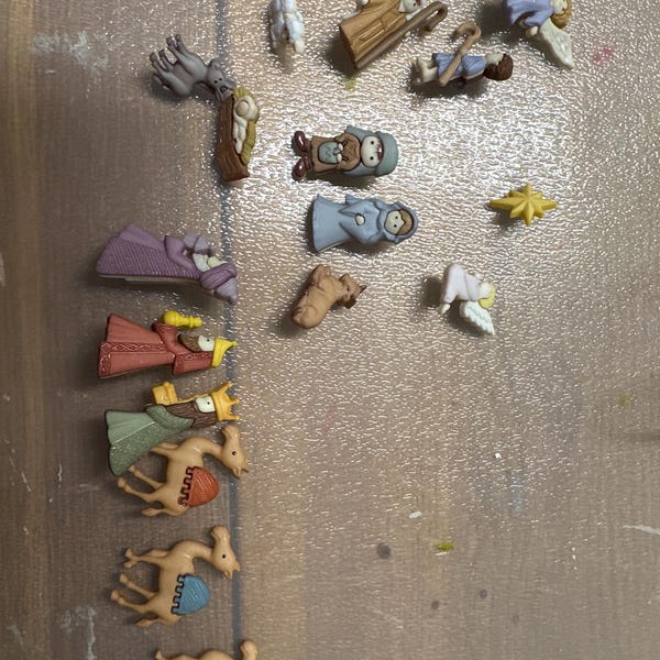 18 X Craft Buttons NATIVITY SCENE Christmas Baby Jesus Christ Mary ...