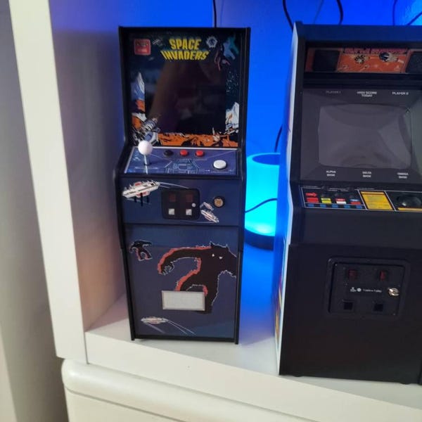 Space Paranoids Themed Coin Pusher. 1:6 / Sixth Scale. Great for ...