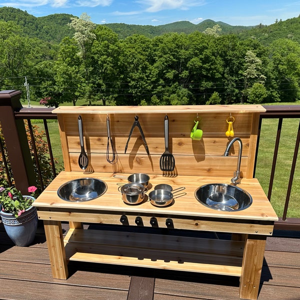 Centered Mud Kitchen With Backsplash and Working Faucet!; Outdoor Play ...