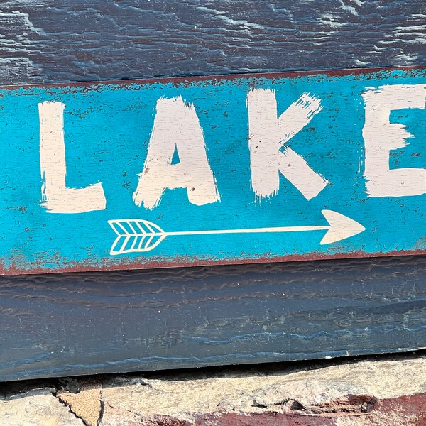 Lake This Way Metal Sign With Arrow Pointing Right • Rustic Looking ...