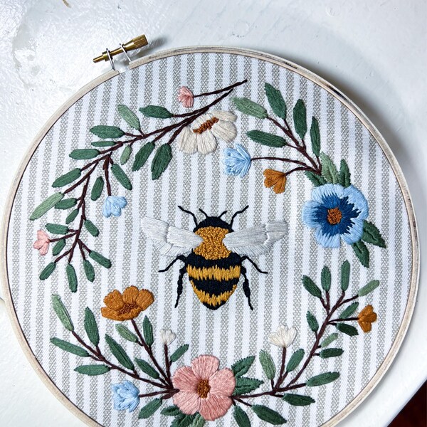 Bee Hand Embroidery Pattern, Digital Download Embroidery, Bumble Bee ...