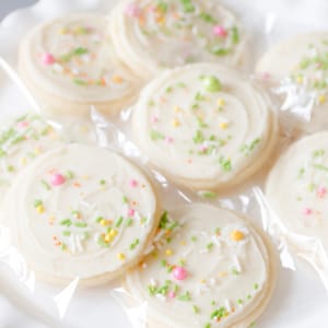 57 Mini Icing Eyeballs Candy Eyeballs Halloween Party - Etsy