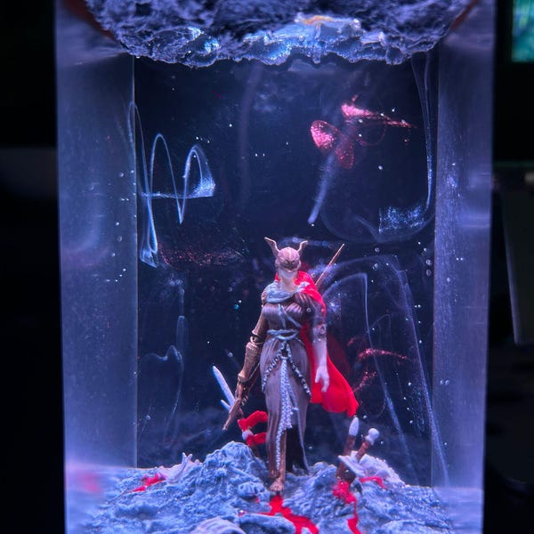 Silver Wolf Resin Lamp, Handmade Decor Epoxy Lamp, Unique Handmade Gift ...