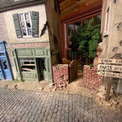 Old Store Facade Diorama - Etsy