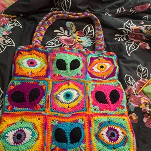 Alien Head Granny Square - Etsy