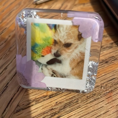 Custom Anime Resin Photo Keychain Custom KPOP Resin Photo Keychain ...