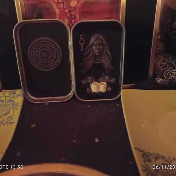 Pocket Shrine for the Goddess Hecate, Miniature Hekate Altar, Offering ...