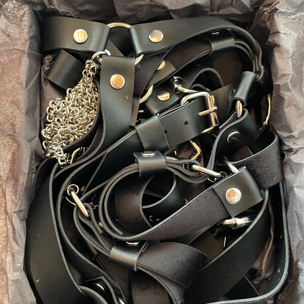Leg Harness Man | Thigh Harness Men • Leather Leg Harness Men • Leather ...