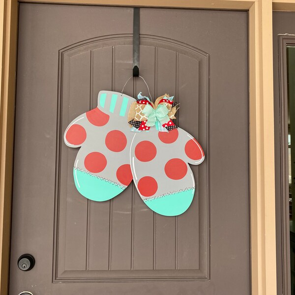 Winter Door Hanger, Mitten Door Hanger, Winter Wreath, Winter Decor ...