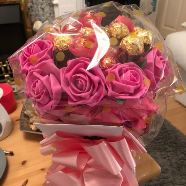 Ferrero Rocher & Lindt Lindor Pink Chocolate Bouquet - Sweet Gift ...