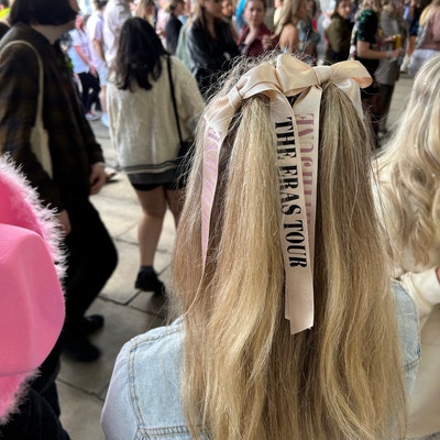 Customisable Gracie Abrams Concert Hair Bows - Etsy