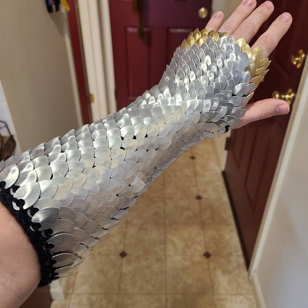 Dragon Scale Shoulders, Scalemail Epaulets, Knitted Dragon Scale ...