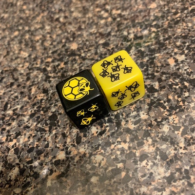 Bee Dice / Set of 2 / D6 Bug, Insect, Honey - Etsy