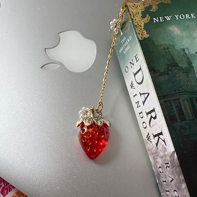Strawberry Chain Bookmark, Hook Bookmark, Book Lover Gift Idea, Gold ...