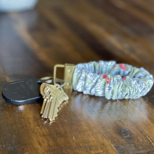 Scrunchie Keychain Wristlet, Key Fob Keychain, Scrunchie Keychain ...