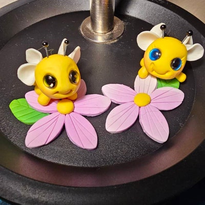 Cute Bee Skep / Hive Bee Decor Bumble Bees Handmade With Clay With ...