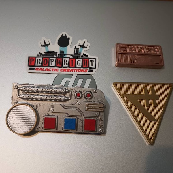 Rix VENT Model Comm Badge Pin Greeblie - Etsy