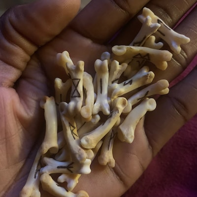 Runes Elder Futhark Runes Bone Runes Deer Toe Bone Runes - Etsy