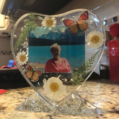 Heart Shaped Resin Flower Photo Frame With Stand Custom - Etsy UK