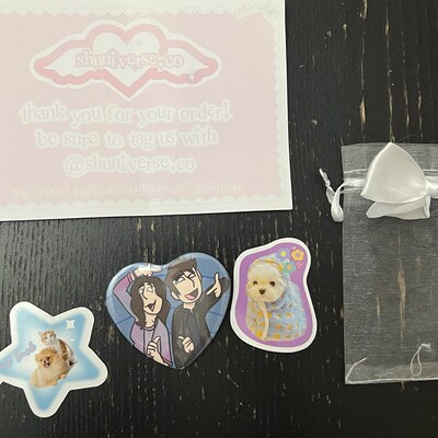 Custom K-POP Heart Button Pins - Etsy