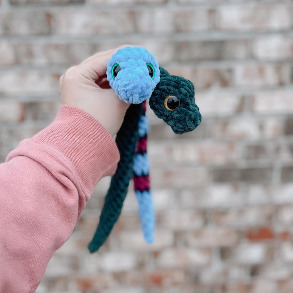 NO SEW Itty Bitty Snake Crochet Pattern; Easy Snake Beginner Crochet ...