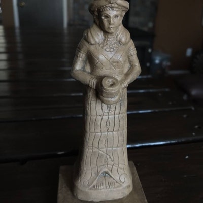 Assyrian Sumerian Goddess Inanna Ishtar Mari Lady of Wel Spring ...