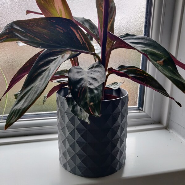Geometric Spike Textured Plant Pot - Plant Based Plastic - SEVERAL ...
