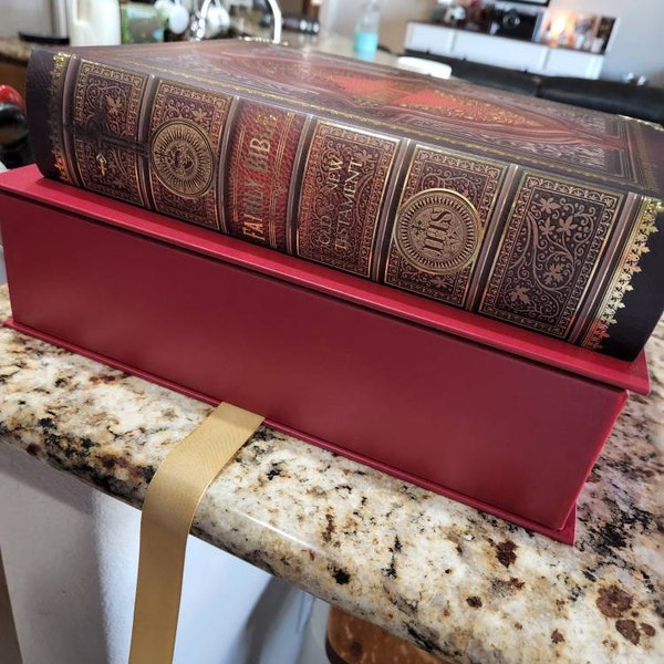 The World's Most Beautiful Illustrated Family Bible Personalized - KJV ...