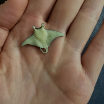 Tiny Manta Ray Figurine Soft Plastic Stingray for Diorama or Aquarium ...