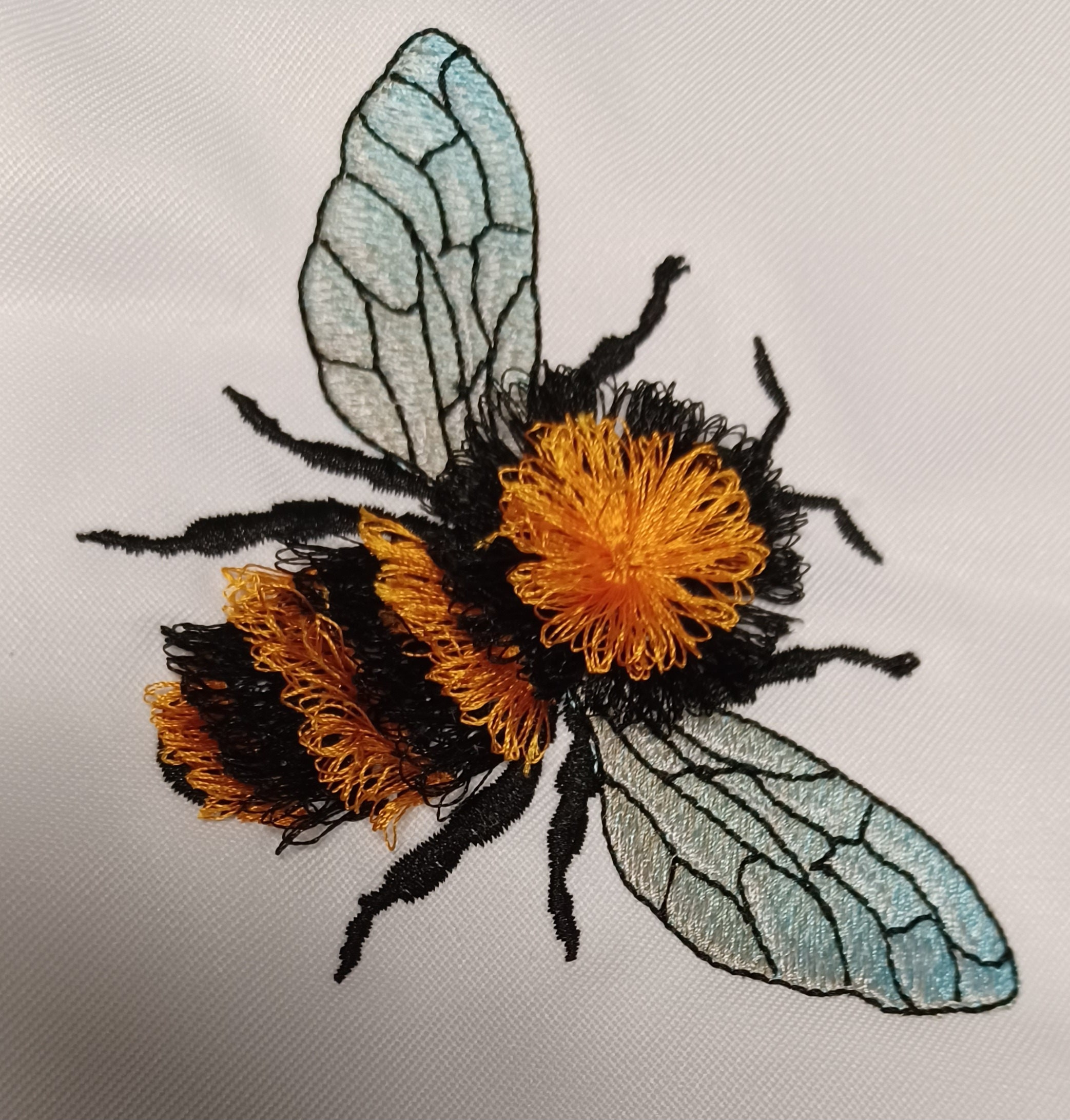 Fringed Bee cute honeybee insect machine embroidery designs 3.5, 4, 5 ...