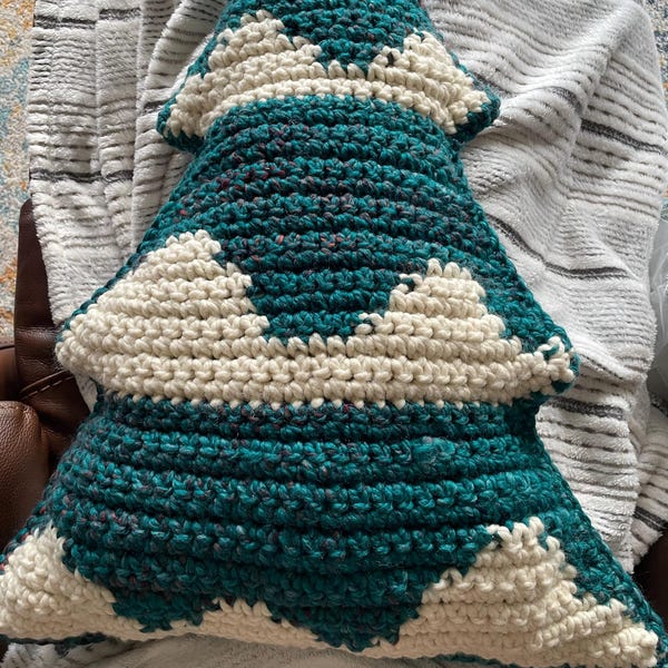 Christmas Tree Farm Pillow Crochet Pattern (PDF Pattern) - Etsy