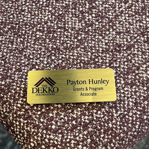 Metal Wearable Magnetic Name Tags for Business or Work - Brushed Gold ...