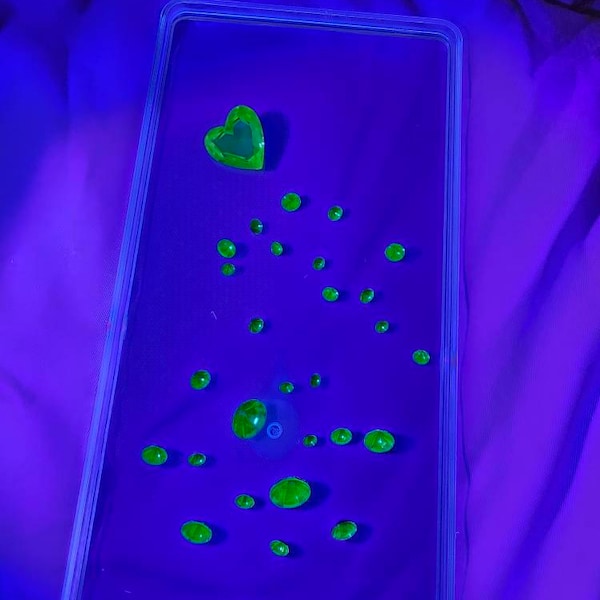 TINY 1mm-2mm Mix of Swarovski Crystal Chatons 1st Quality Machine Cut ...
