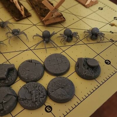 Cave-lurking Spiders Dnd Miniature, Tabletop RPG Dnd Mini, D&D ...