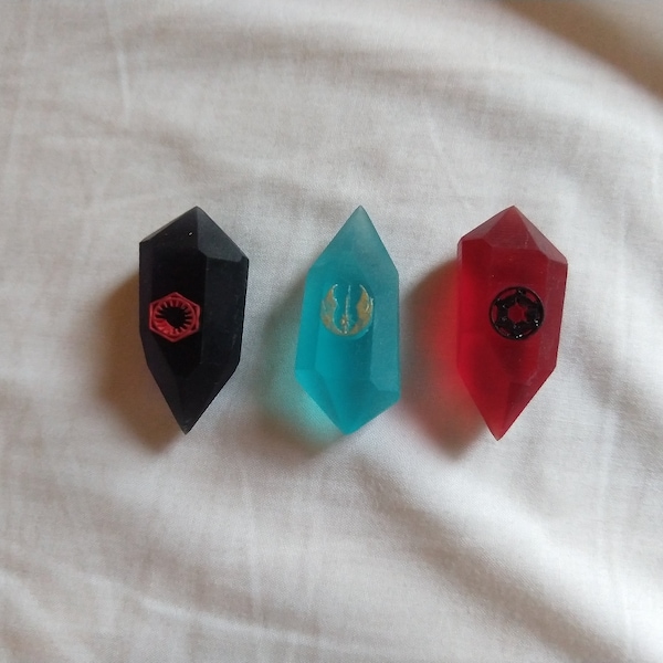Custom Kyber Crystals! Work in Holocrons and Savi Workshop Lightsabers ...