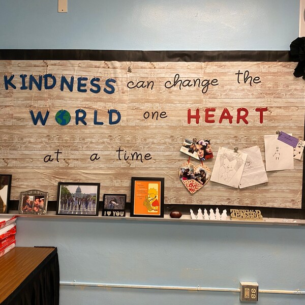 Treat Others With Kindness Bulletin Board, Teachers School Bulletin ...