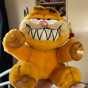 Gorgeous Collectible and Vintage Garfield Stuffed Animal With Red Robe ...