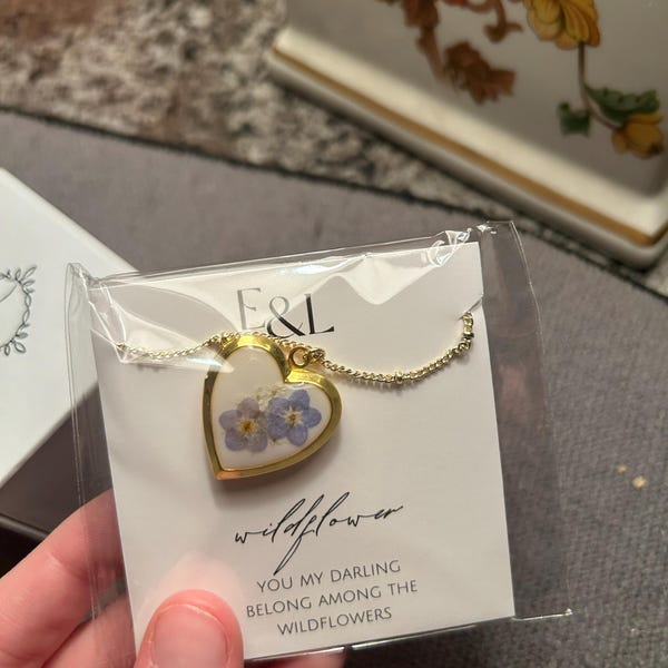 Forget-me-not Wildflower Photo Locket Necklace | Resin Pressed Flower ...