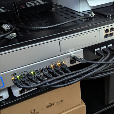 Unifi 8 Port 150 Watt Switch 1U Rack Mount - Etsy