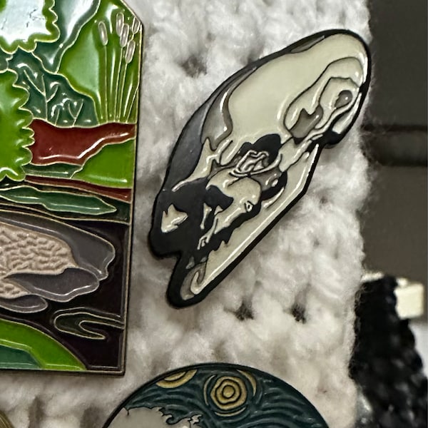 Sprezzatura Enamel Pin - Etsy