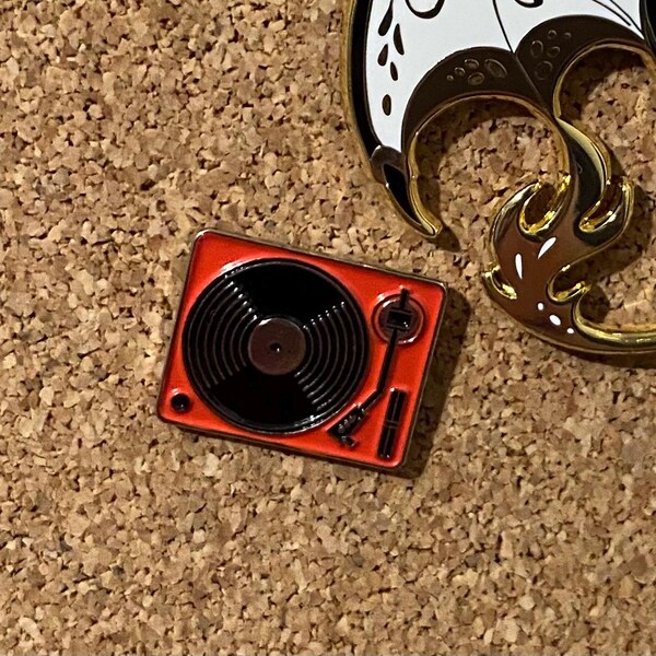 Record Player Enamel Pin - Record Player Brooch - Etsy