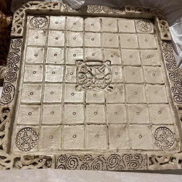 Celtic Chess Set (aka. Fidchell) - Etsy