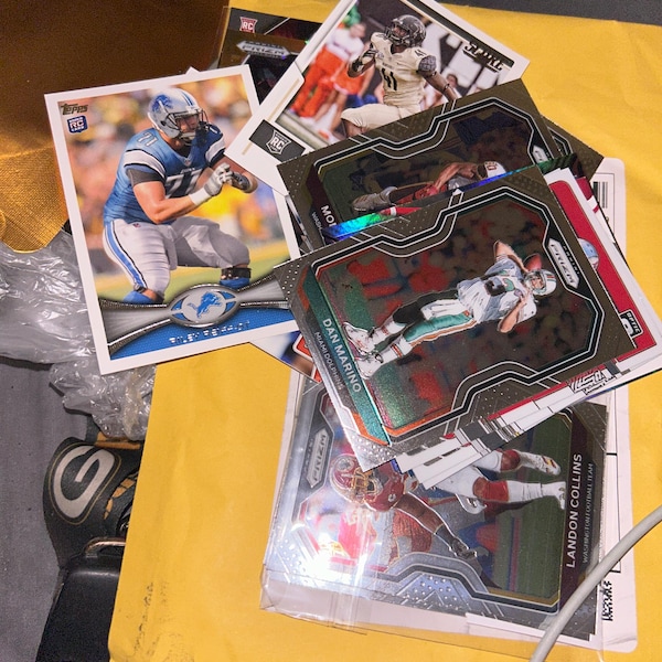 NFL Football Hot Pack:autos,memorabilia,rookies- 1 Guaranteed Autos ...